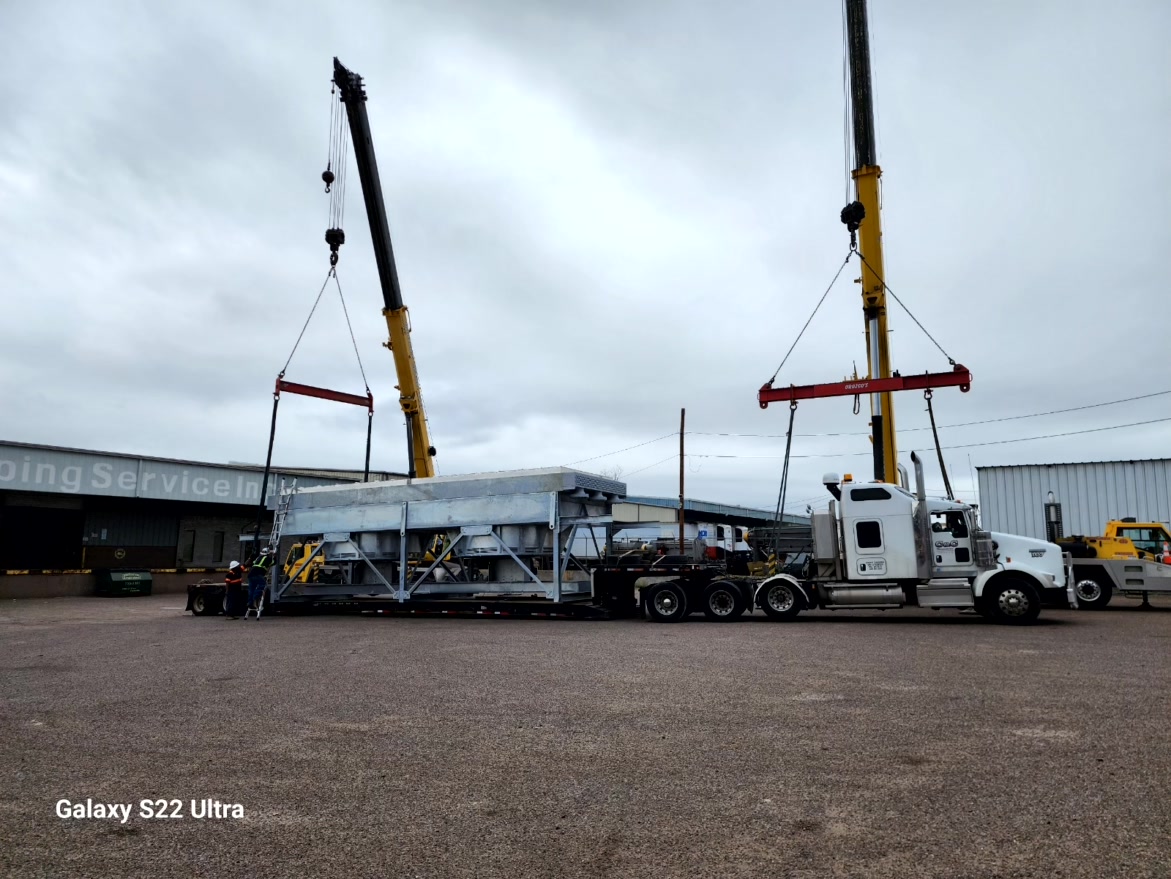 Difference Between Lowboy and Step Deck Trailer: Side-by-Side ...