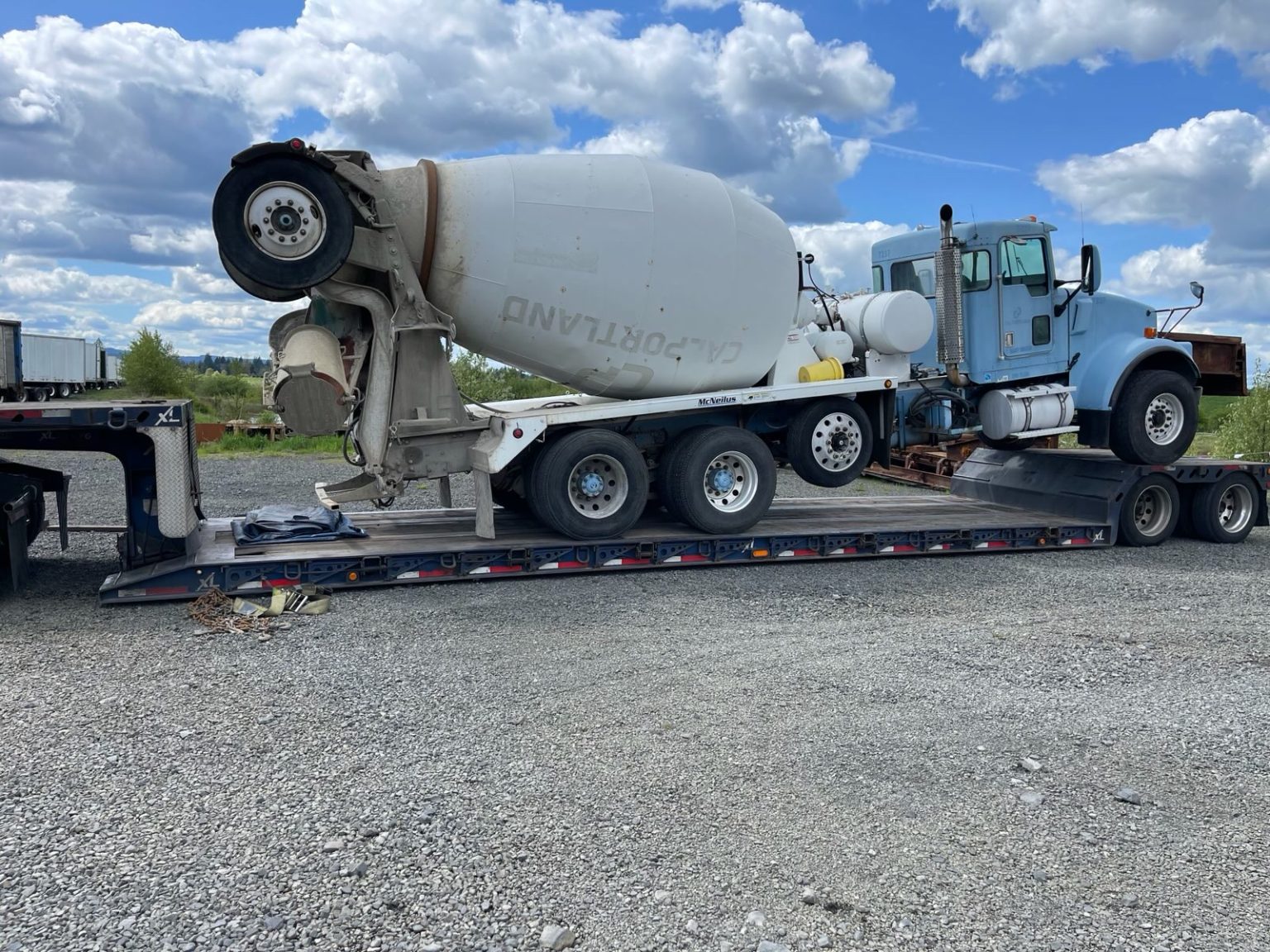 What is a Lowboy Trailer? 3 Different Types | Freedom Heavy Haul