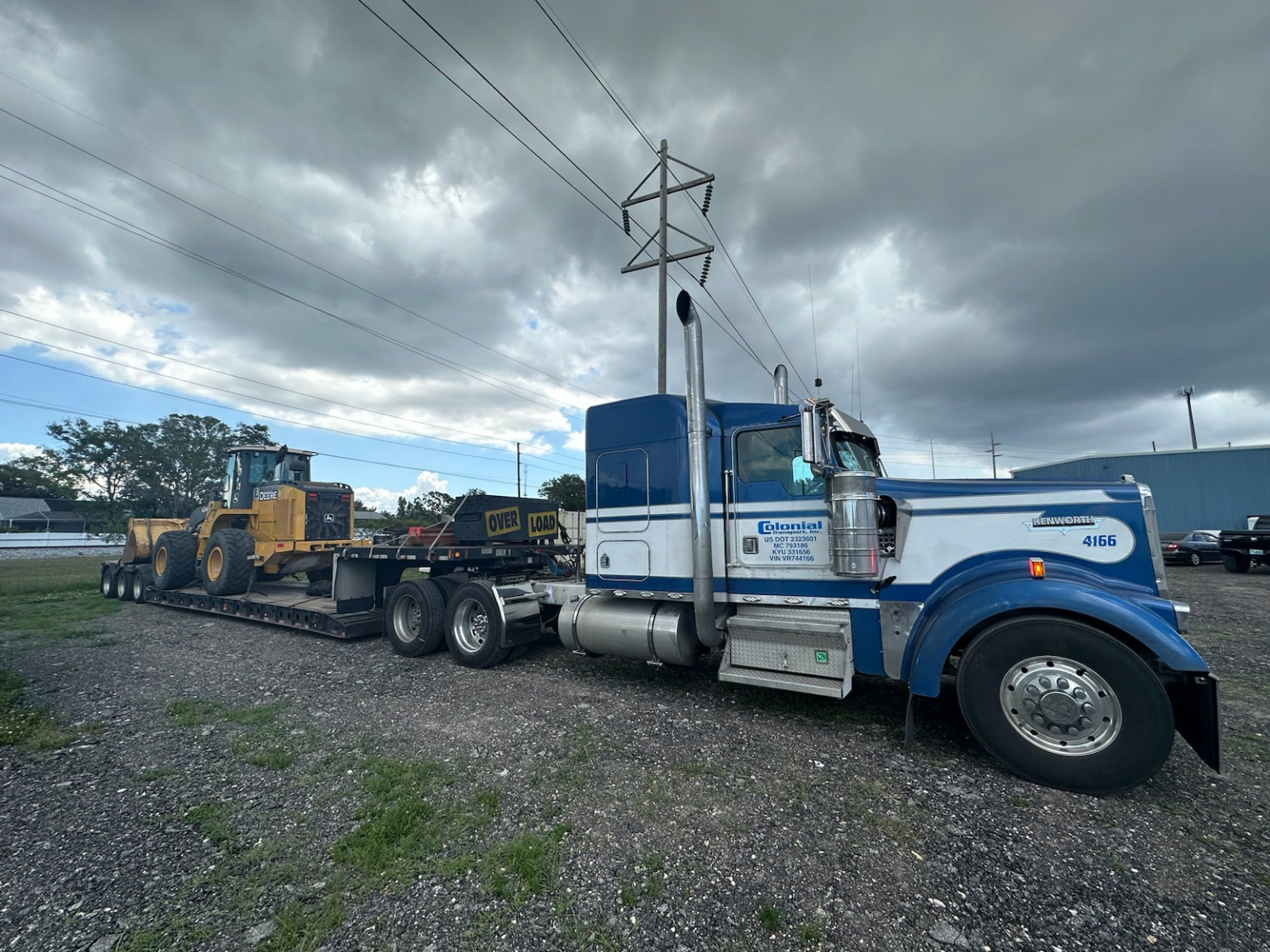 What is the Difference Between Lowboy and RGN | Freedom Heavy Haul