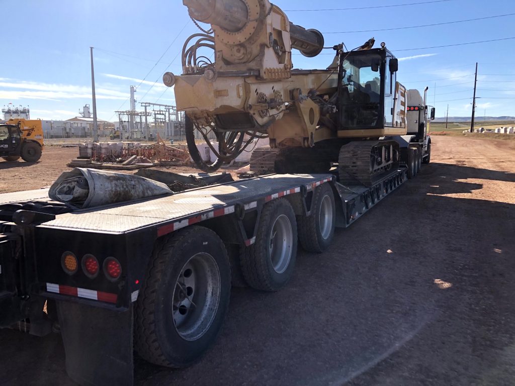 What are Trailer Outriggers Used For? The 3 Types | Freedom Heavy Haul