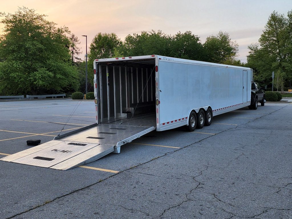 What is a Live Load in Trucking? Advantages and Disadvantages | Freedom ...